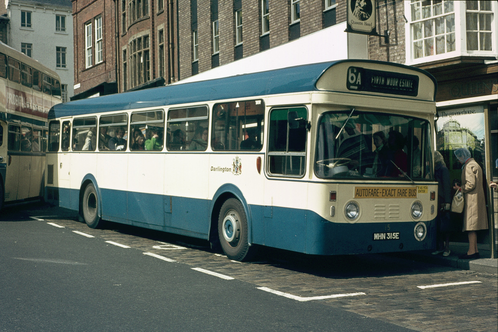 Blunder Bus: The Daimler Roadliner – Autobritannia
